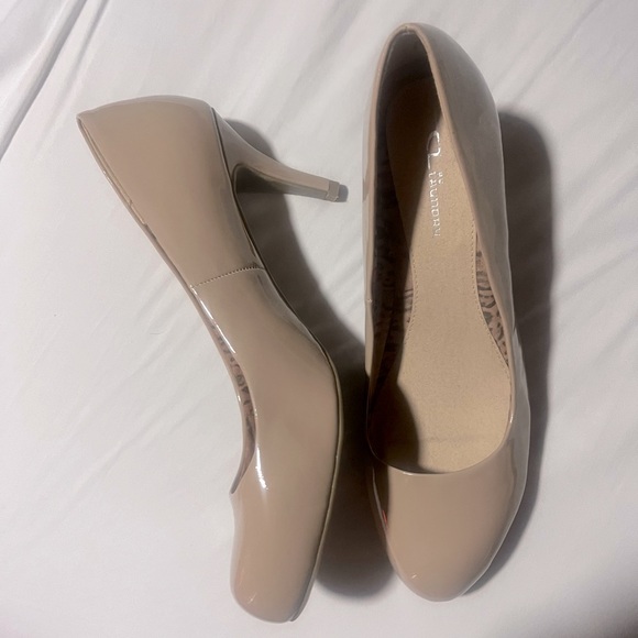 CL by Laundry | Shoes | Nude Size 2 Heels | Poshmark
